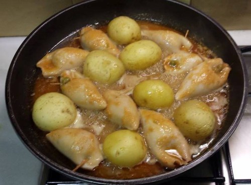 Calamars farcits guisats amb patates senceres | Recepta de cuina de ...