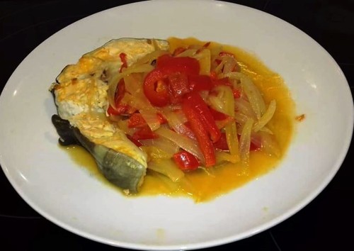 Congre amb ceba i pebrot vermell | Recepta de cuina de Jordi Garcia ...