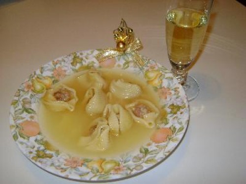 Sopa de Nadal amb galets farcits | Recepta de cuina de Teresa Vives ...