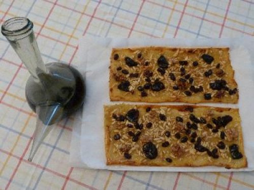 Coca de pasta de full, amb cabell d'àngel i grana de capellà | Recepta ...