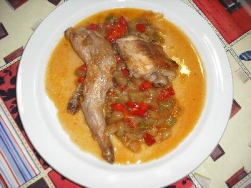 Conill amb samfaina | Recepta de cuina de Joan. R. Carbonell - RECEPTES.CAT